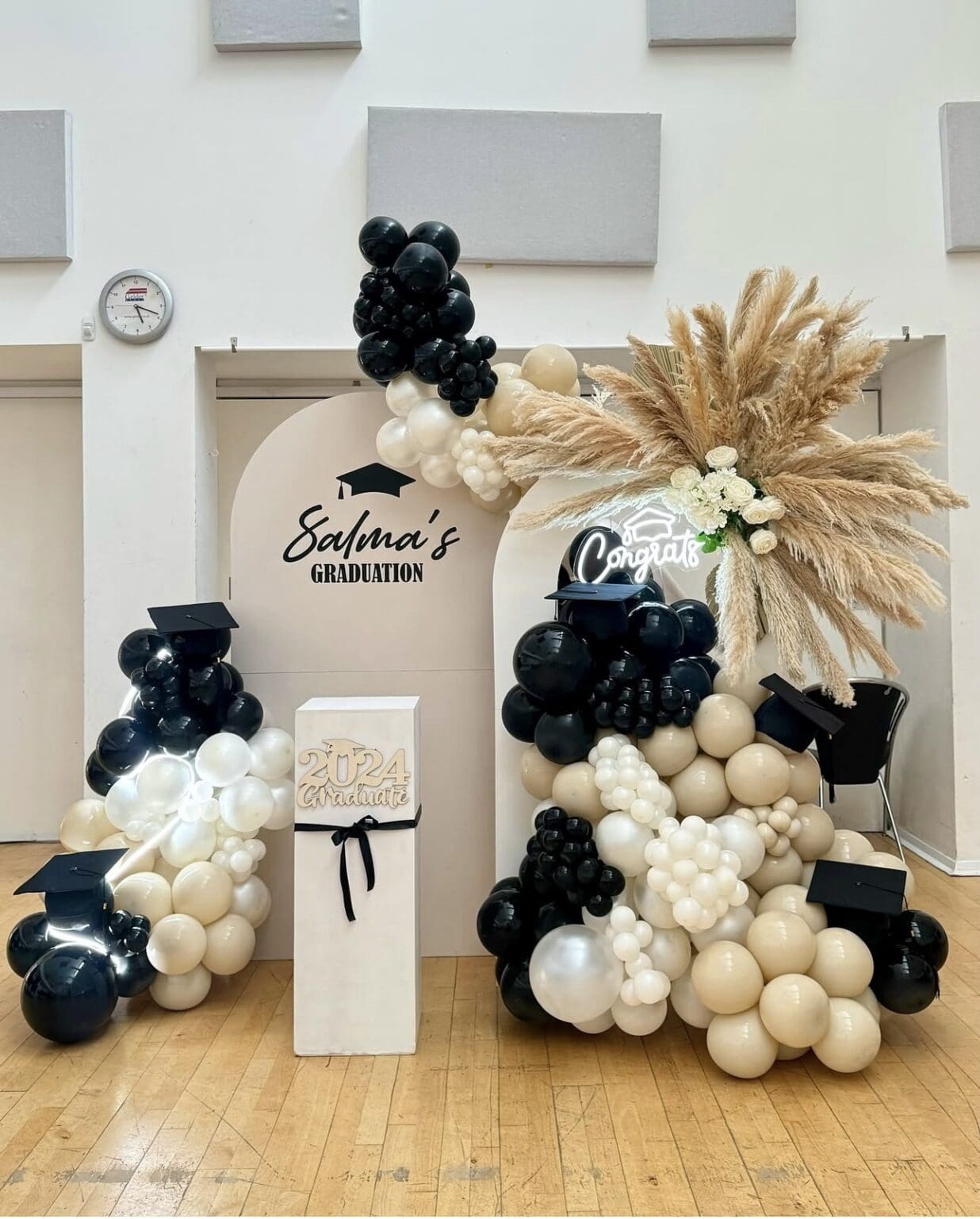 35 Insanely Cute Graduation Party Photo Backdrop Ideas