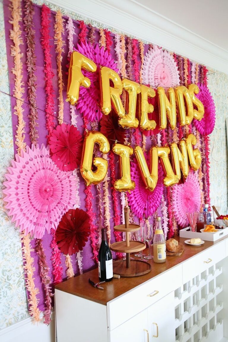 27 Fun & Cozy Friendsgiving Ideas Everyone Will Love