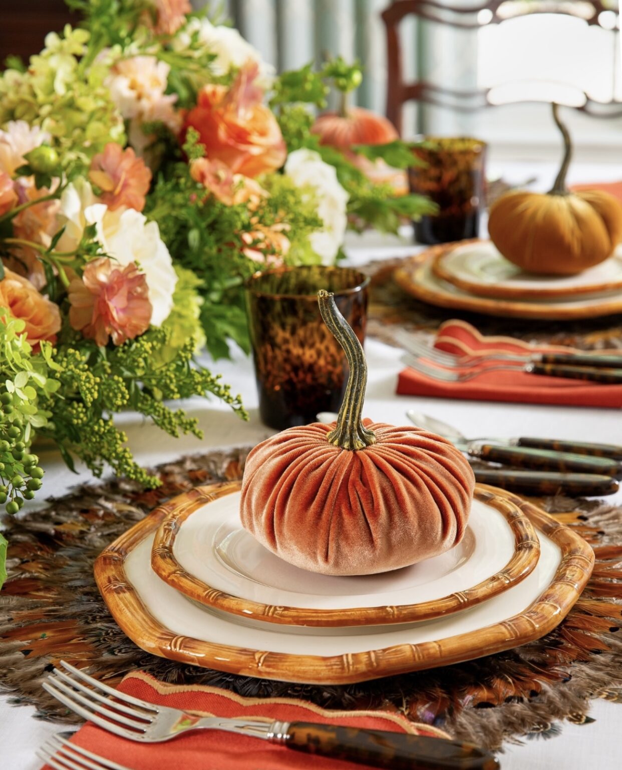 27 Stunning Thanksgiving Tablescape Ideas to Inspire You