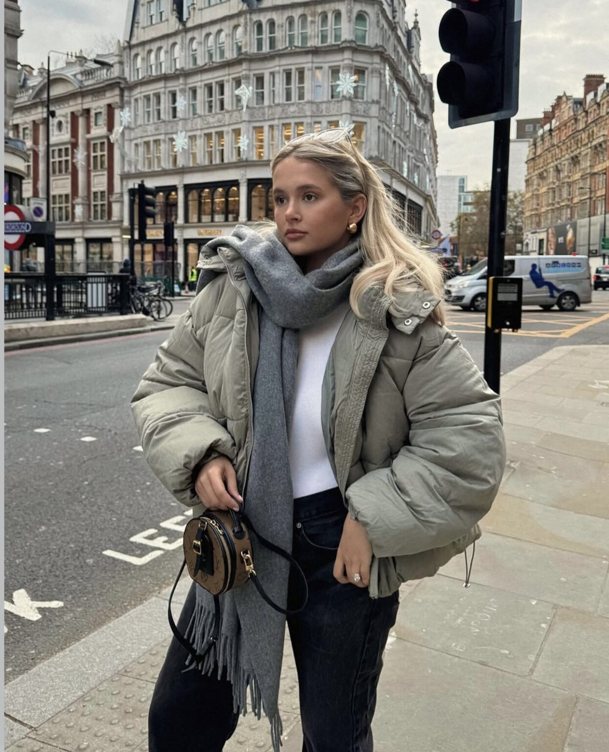 30 Cozy Winter Outfit Ideas to Stay Warm & Stylish