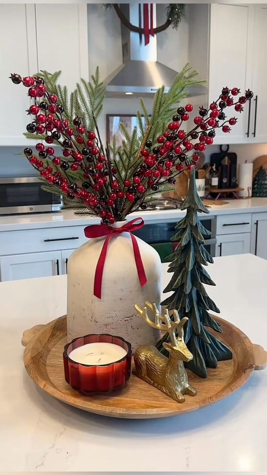 24 Best Christmas Tray Decor Ideas You'll Love