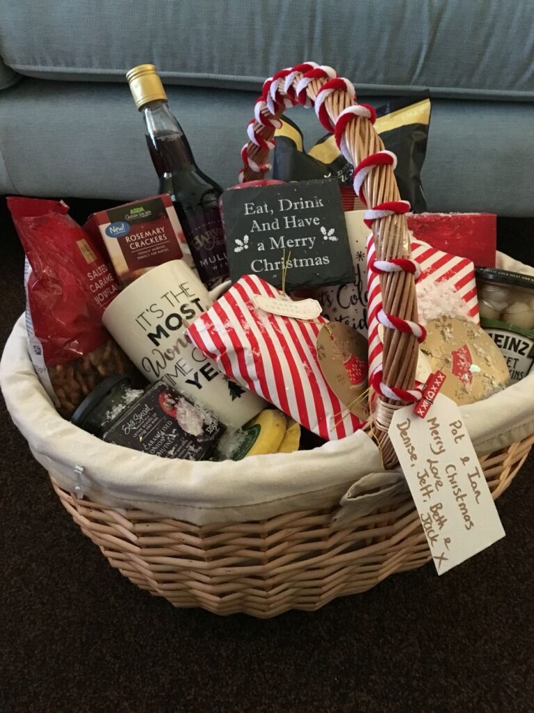 30 DIY Christmas Gift Basket Ideas That Are Perfect for Anyone