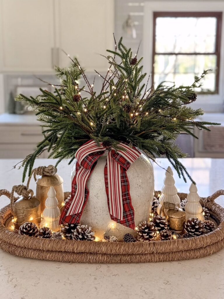 24 Best Christmas Tray Decor Ideas You'll Love