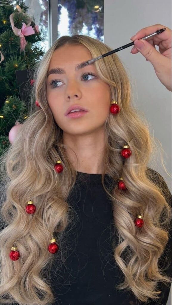 24 Best Christmas Hairstyle Ideas You'll Love
