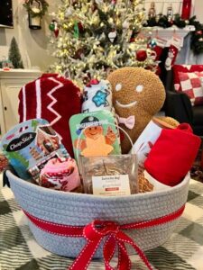 30 DIY Christmas Gift Basket Ideas That Are Perfect for Anyone
