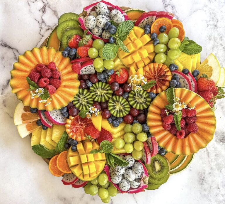 28 Stunning Fruit Platter Ideas for Parties & Entertaining