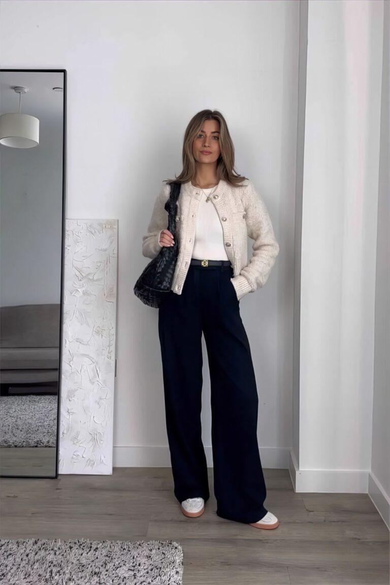 27 Smart Casual Outfits for Women That Are Perfect for Work