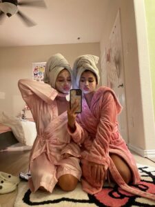 27 Fun Girls' Night at Home Ideas for the Perfect Night