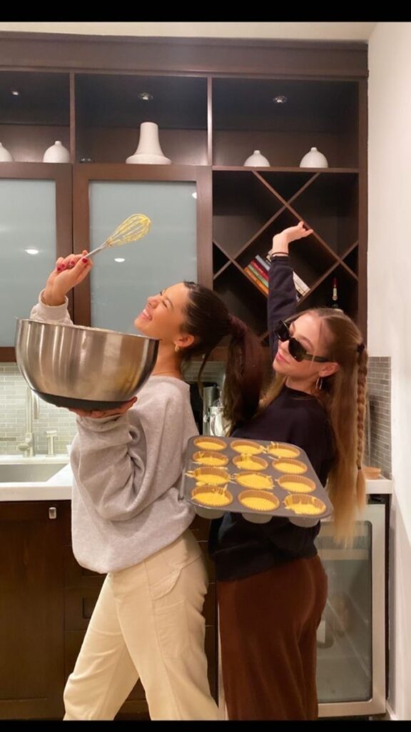 27 Fun Girls' Night at Home Ideas for the Perfect Night